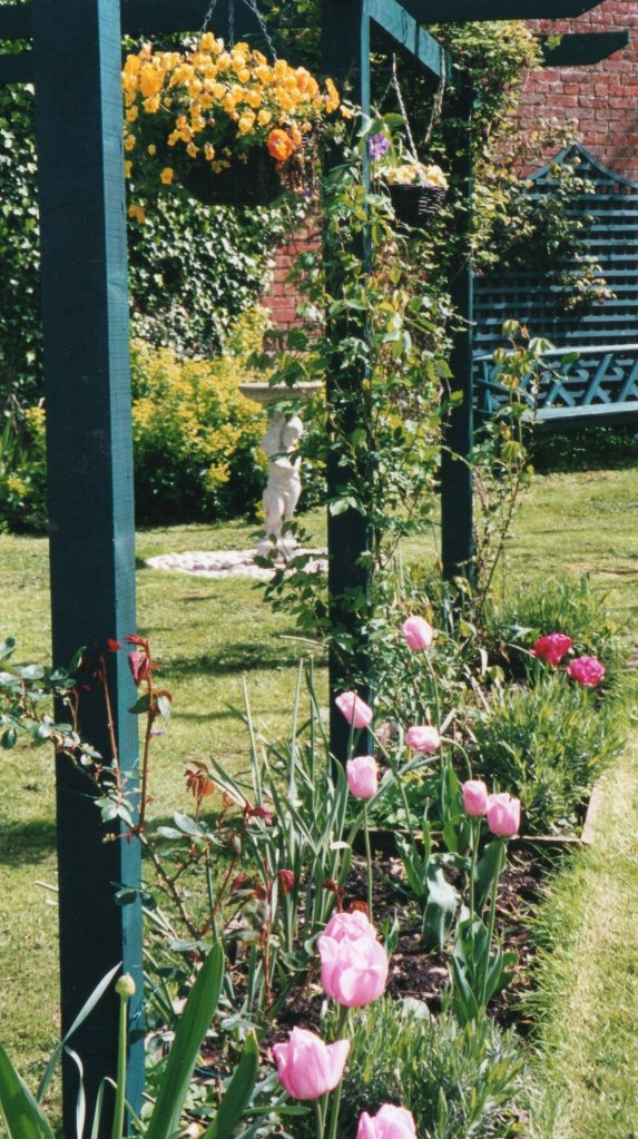 How to … create focal points in a garden. | Jardin